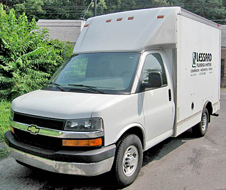2005 CHEVROLET 10' CUBE VAN